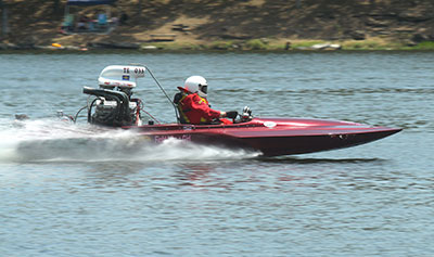 Highland Lakes drag-boat racers leaving competition in their wake