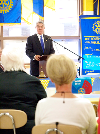 U.S. Rep. Roger Williams speaks at Rotary Club fish fry