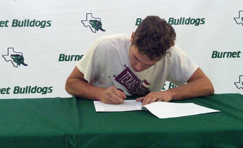 Burnet hurdler Ian Carter to run for Texas State University - DailyTrib.com