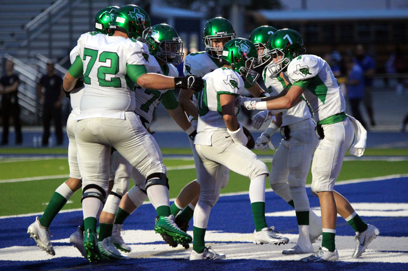 Bad weather doesn't dampen Burnet Bulldogs' first win - DailyTrib.com