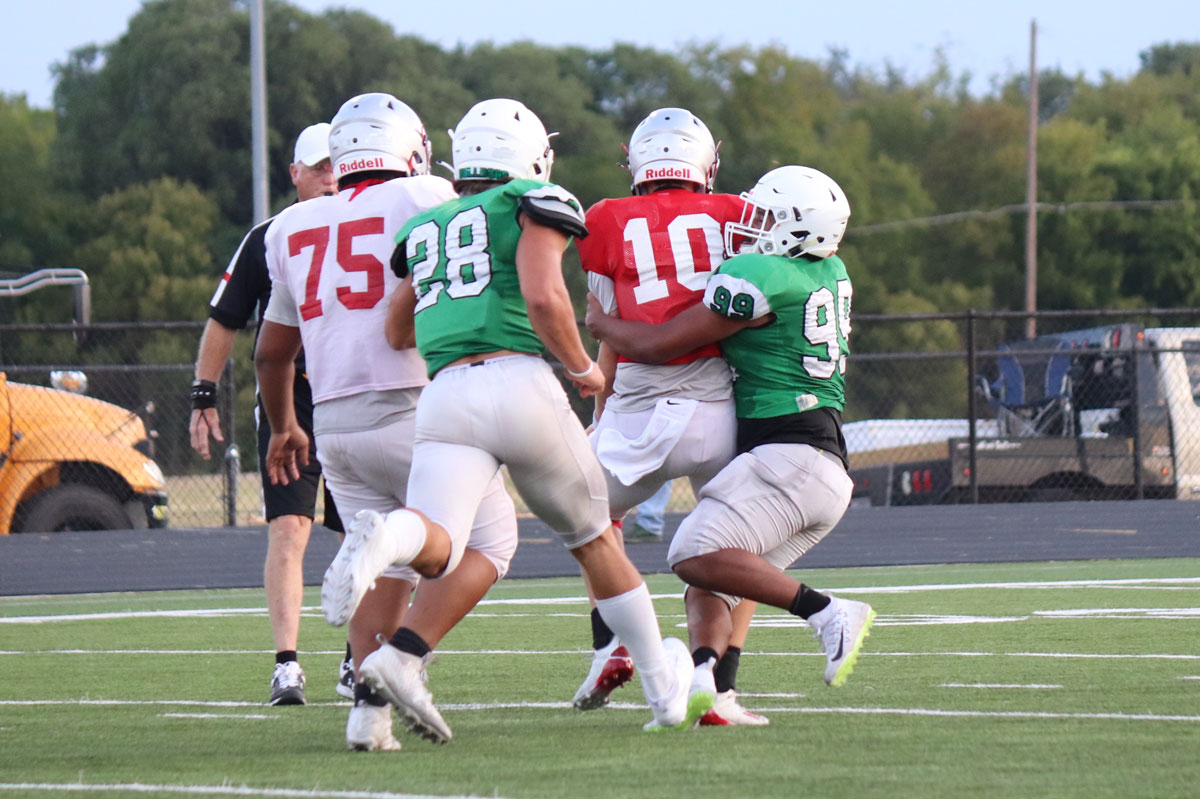 Burnet Bulldogs kick off season - DailyTrib.com