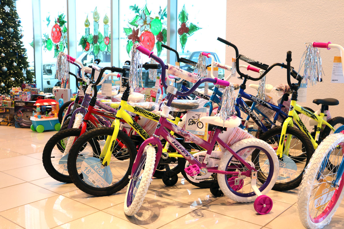 2023 Picayune-KBEY Toy Drive makes Santa smile - DailyTrib.com