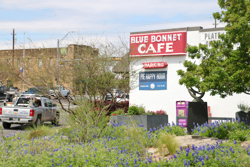 Southern Living names Blue Bonnet Cafe a ‘legendary’ restaurant ...